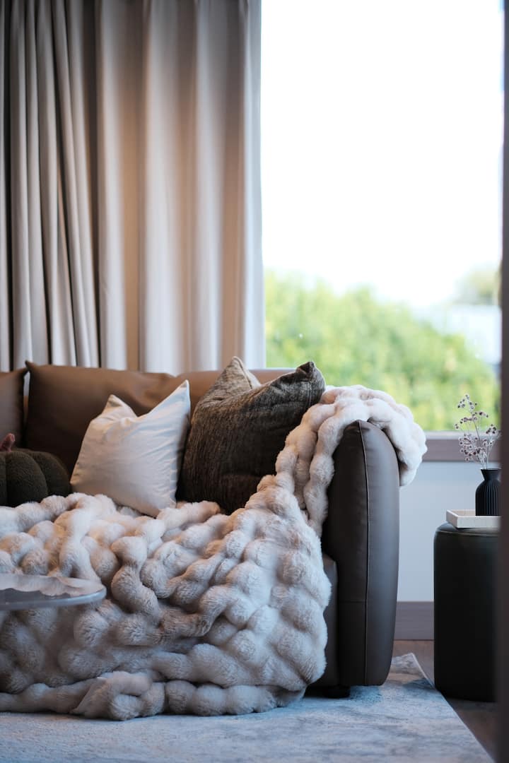 Central Intimate, Mountain Lakeside Garden Retreat - Queenstown