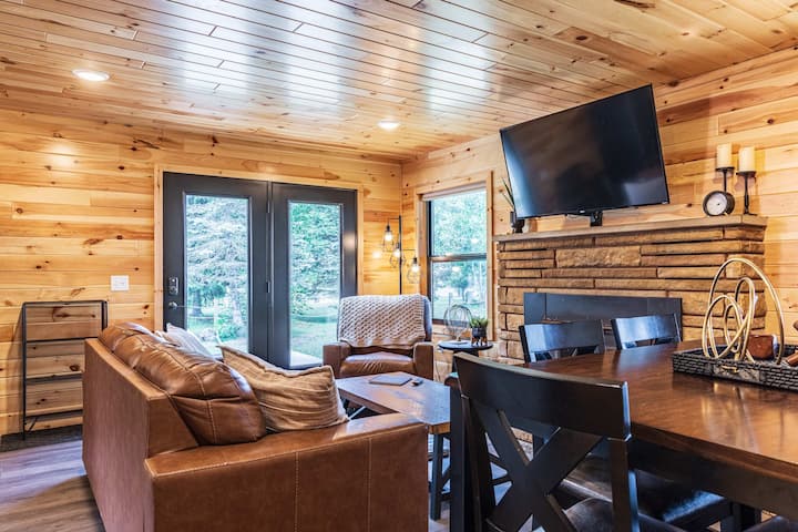 Snowmobile Basecamp|2br |Paradise Lakeside - Whitefish Township