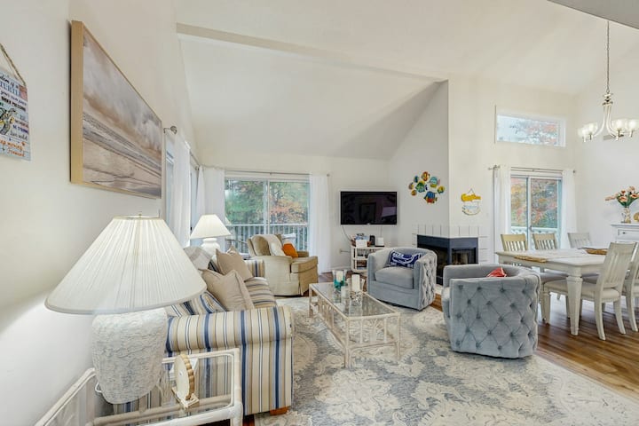 Sea Colony 2nd Floor Condo With Pools, Tennis - Bethany Beach, DE