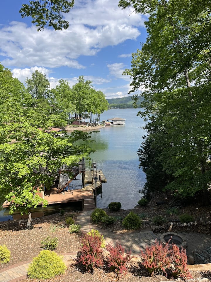 Spacious Dog-friendly House W/fire Pit, Deck - Smith Mountain Lake, VA
