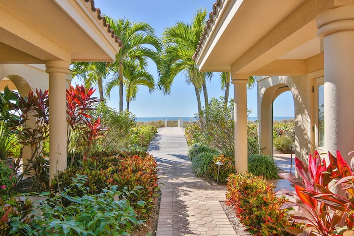 Beachfront Condo W/ Heated Pool, Hot Tub, Beach Ge - Holmes Beach, FL
