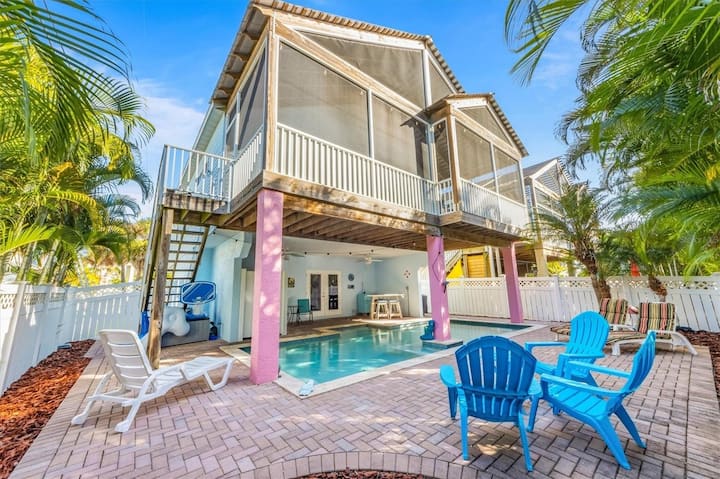Griffins Island Getaway - Pool, Close To Beach - Anna Maria Island, FL