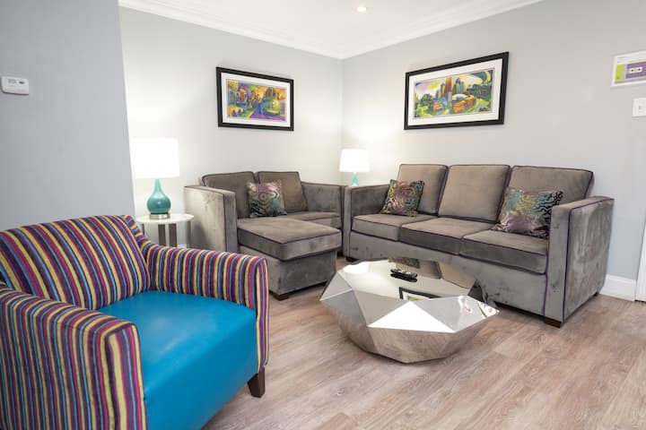 Frenchmen Orleans At 519 301 - La Nouvelle-Orléans, LA