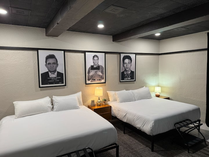 The Signature Room With 2 King Beds Ground Floor - Bisbee, AZ