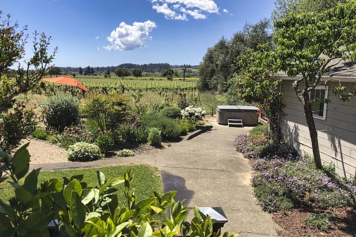 Vintage Retreat With Spa And Vineyard Views - Dry Creek Vineyard, Healdsburg