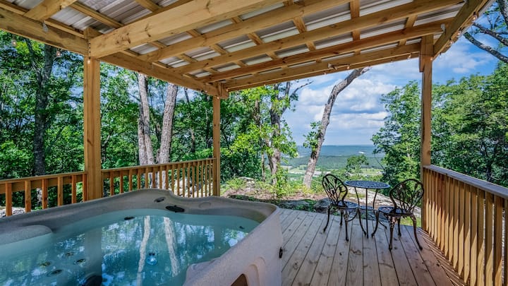 The Bear Necessities Cabin | Hot Tub | Fast Wi-fi - Mentone, AL