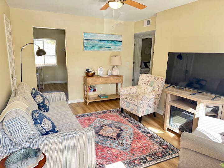 5 Min Walk To The Beach! Updated 2 Bd Bungalow! - Hilton Head Island, SC
