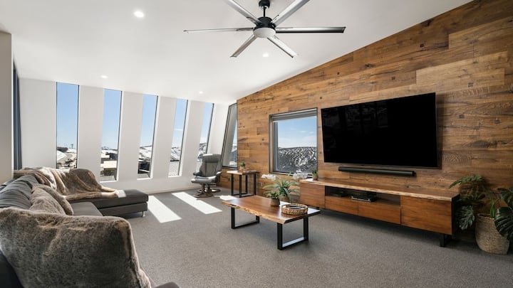 Burramungee - 5 Bedroom Chalet - Mount Hotham