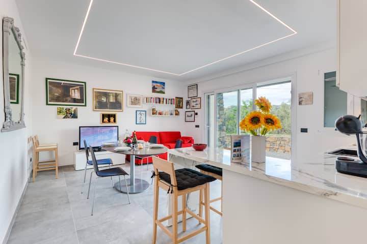 Gemma Marina Near Villa Grock Museum - Impéria