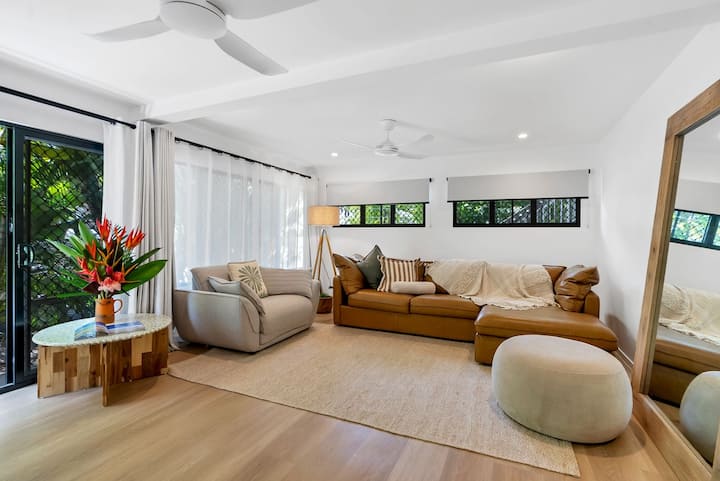 Belle Escapes Sun Rose In Palm Cove - Palm Cove