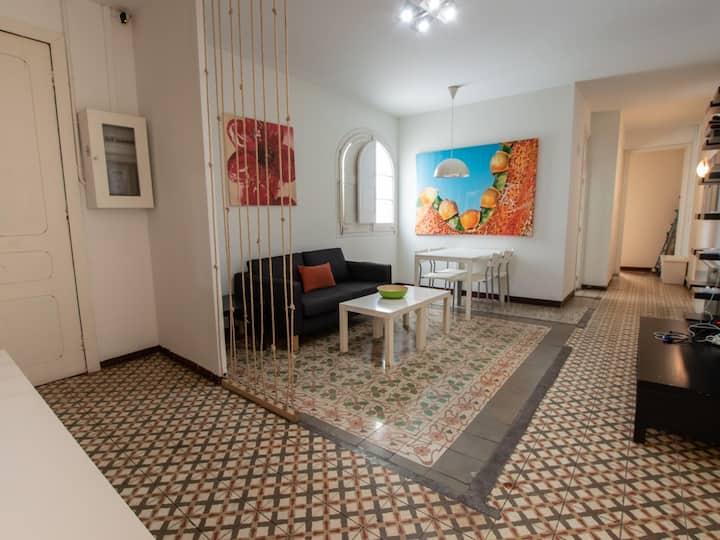 Appartement Avec 3 Chambres Et Une Salle De Bain - Barcelona