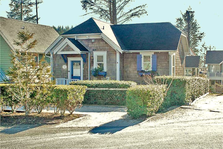 Bluebell Cottage: Dog Friendly! - Copalis Beach, WA