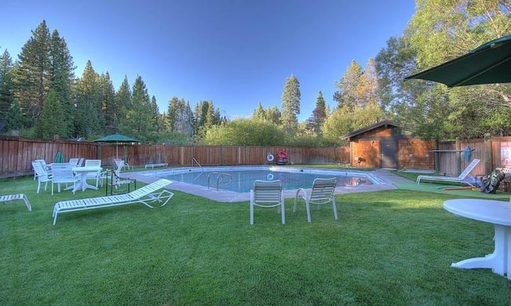 Lakefront Condo W/ Refreshing Views & Deck - Tahoe City, CA
