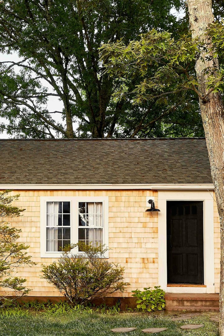 Signature Bluebird Style & Casual Cape Vibes - Dennis, MA