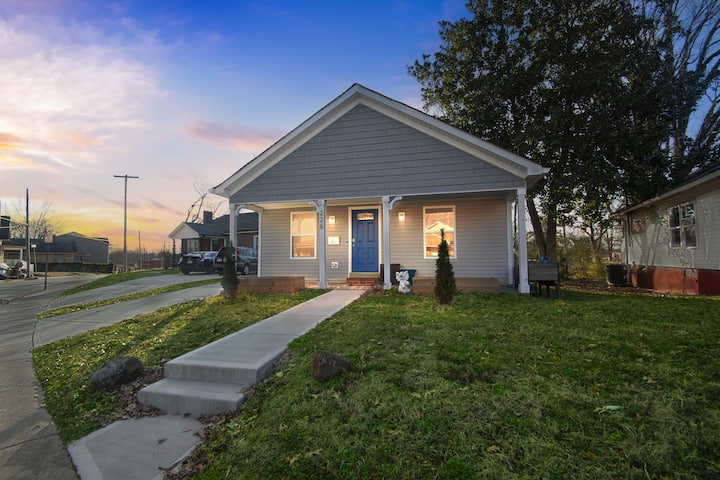 New! Charming Pet Friendly Concord Retreat - Concord, NC