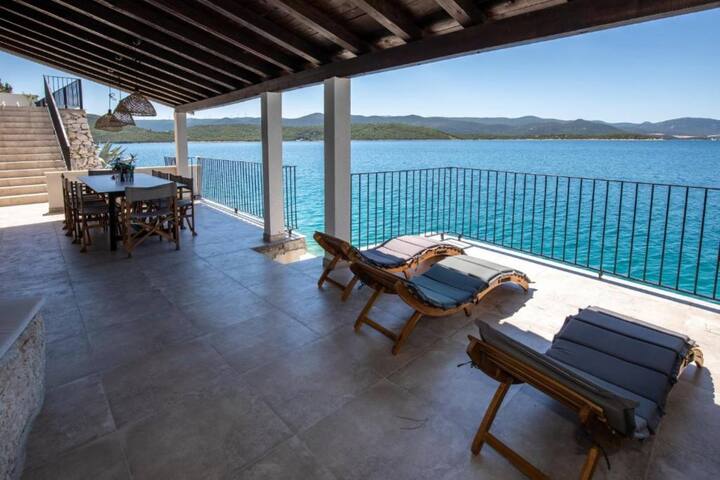 Mediterranean Villa Next To Sea - Neum