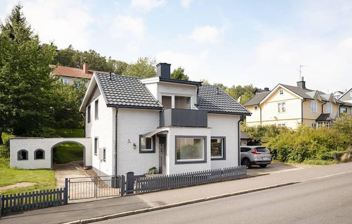 Awesome Home In Huskvarna With Wifi - Jönköping