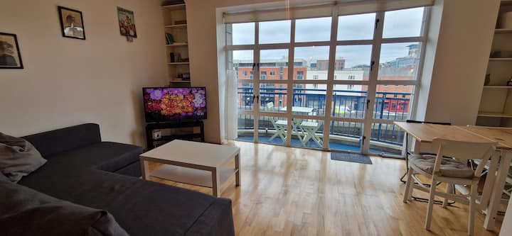 Riverside Duplex, Walk To Temple Bar & Guinness's - 더블린