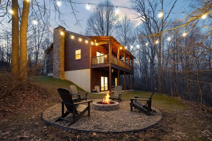 Modern Log Cabin, Hot Tub, 5 Mins To Winery/brwry! - Logan, OH