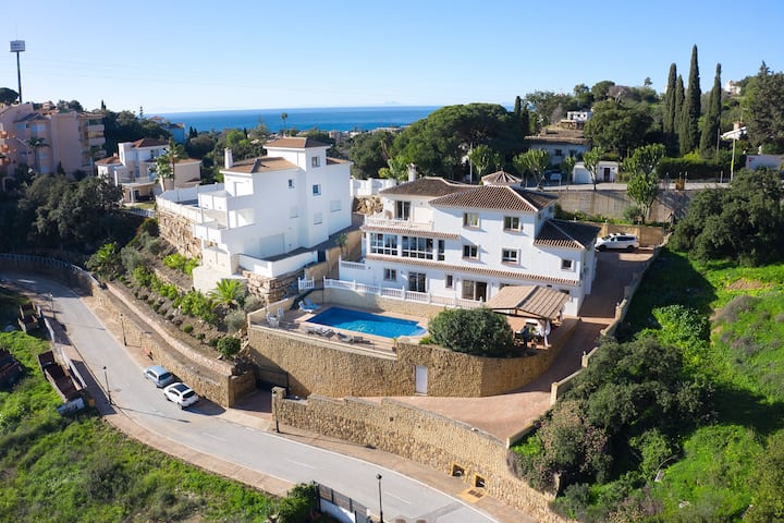 3077 Luxury Villa With Pool And Views In Elviria, - Marbella