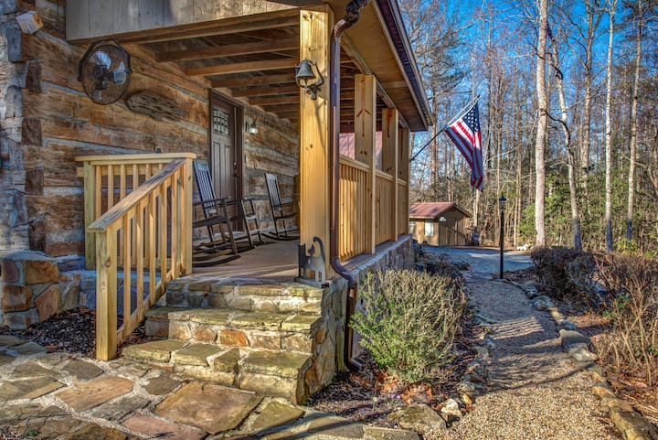 Step Back In Time 3 Bed 3 Bath - Cosby, TN