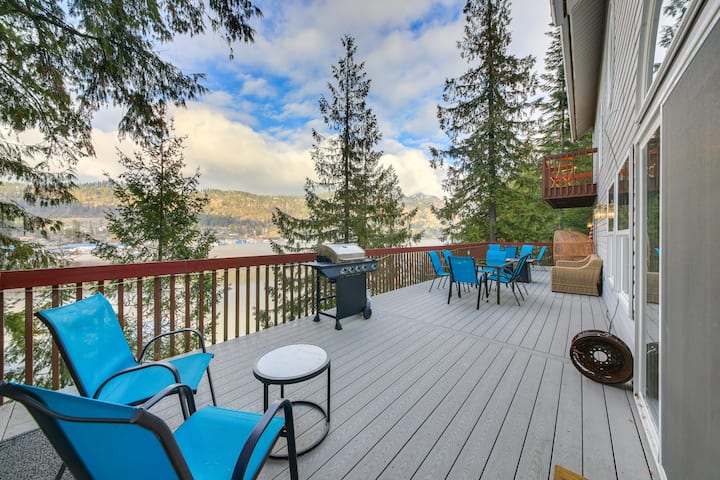 Boat, Fish, Swim: Lake Pend Oreille Home W/ Deck! - Farragut State Park, Athol