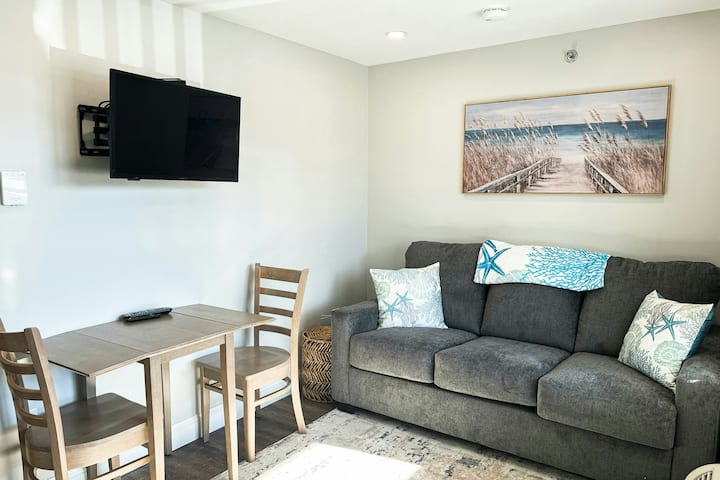 1br Charming Condo With Pool, Hot Tub - Wells, ME