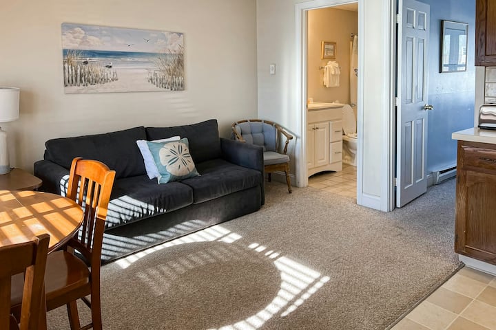 1br Stylish Coastal Condo With A Pool, Hot Tub - Wells, ME