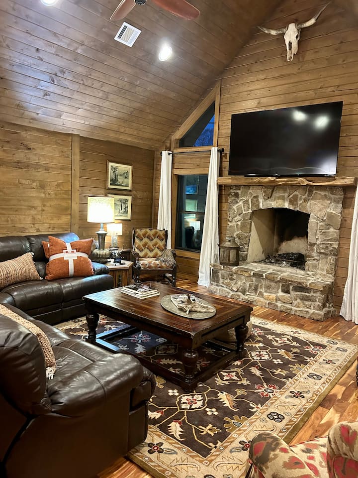 Log Cabin On Emerald Isle - Shreveport, LA
