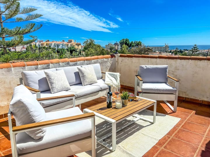 A2404 Beautiful Townhouse With Communal Pool, Nerja - Nerja