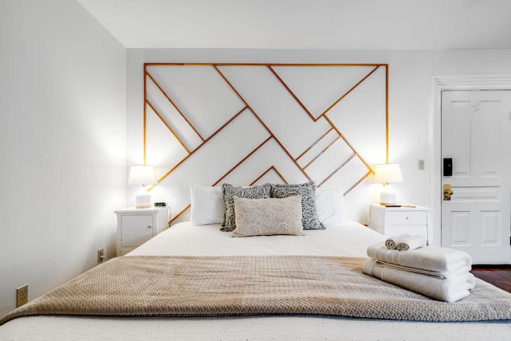 The Abundance Suite At Dream Estate Inn - Leamington