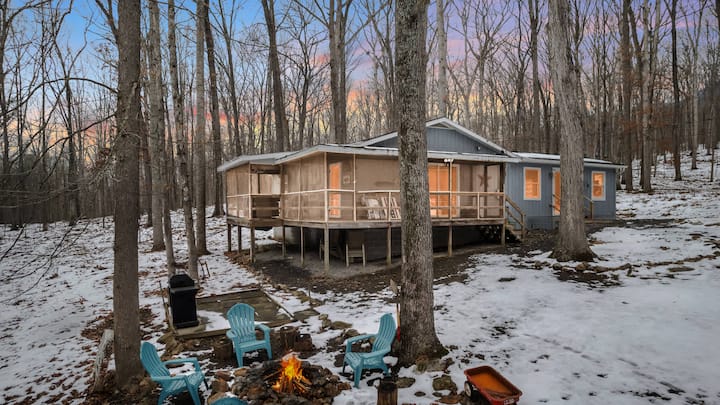 Dog-friendly W Hot Tub, Fire Pit & River Access - West Virginia