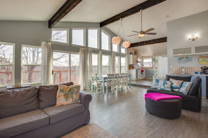 Serene Valley Views: Lake Texoma Retreat - Pottsboro, TX