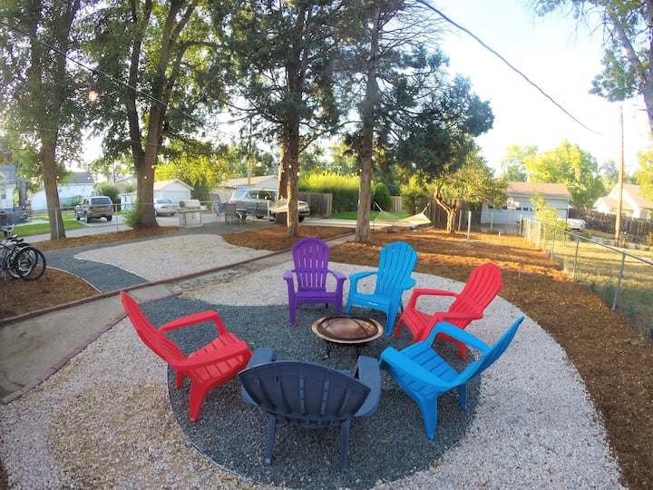 Unc Hideaway | King Beds, Backyard & Bicycles - Greeley