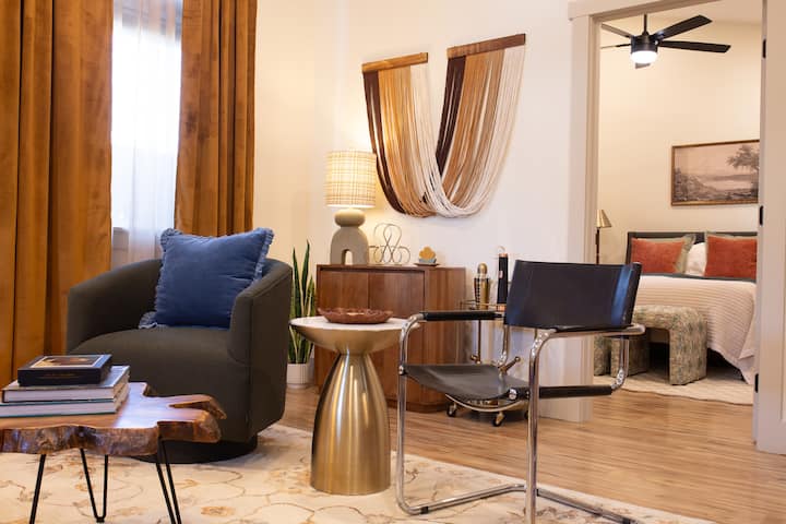 Southern Oregon Stop Over - Modern Guest House - Medford, OR