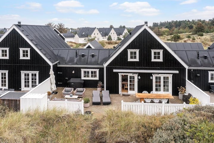 Holiday Home Between Blokhus Beach And Forest - Blokhus