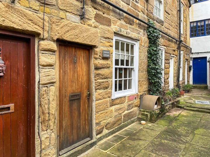 Conflict Cottage - Robin Hood's Bay