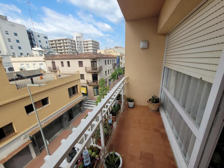 Centric Apartment With Small Parking In Palamós - Palamós