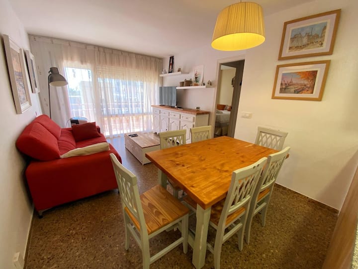 Centric Apartment With Small Parking In Palamós - Palamós