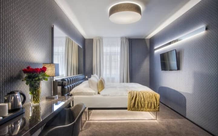 Casual, Homey Vibe Right In The Heart Of Prague - Prague