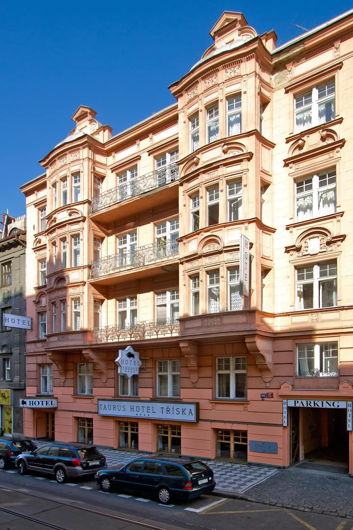 Good News For Breakfast Fans – Buffet Awaits - Praga