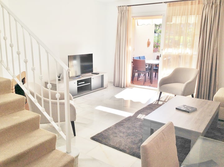 1264: 3 Bed Townhouse In Monte Biarritz, Paraiso - Benahavís