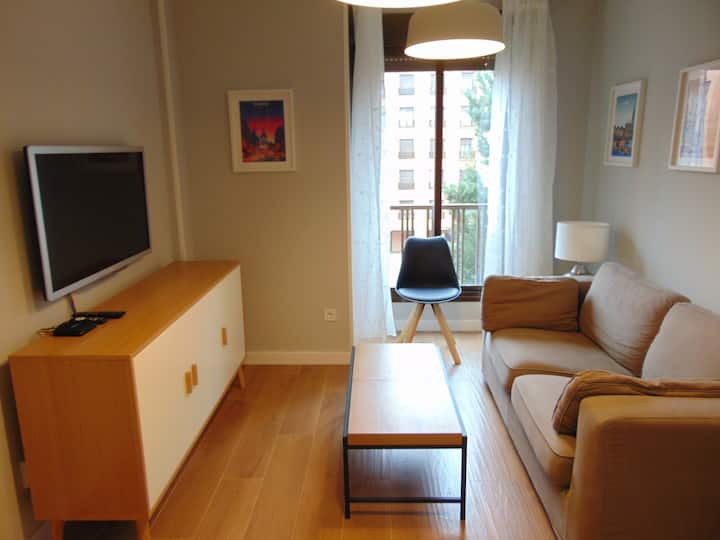 Airport Plenilunio Suites Beige By Bebalmy - Torrejón de Ardoz