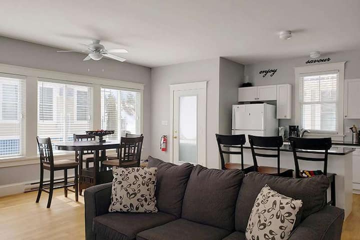 The Cattail - 26 Meadowview - Picton