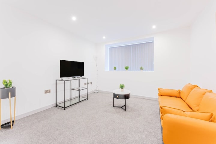 Smart 1 Bed Apartment In Wolverhampton - Wolverhampton
