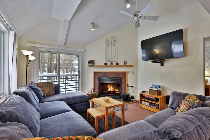 Woods Resort Condo: 2br. Pool. Hot Tub. Spa. - Killington, VT