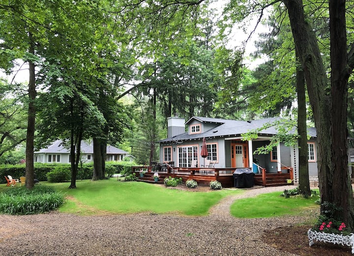 500ft To Beach, Main House, Guest House, Fire Pit - Union Pier, MI