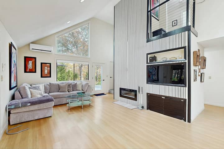 4br Island Home Near Golf, Beaches & Town - Oak Bluffs, MA