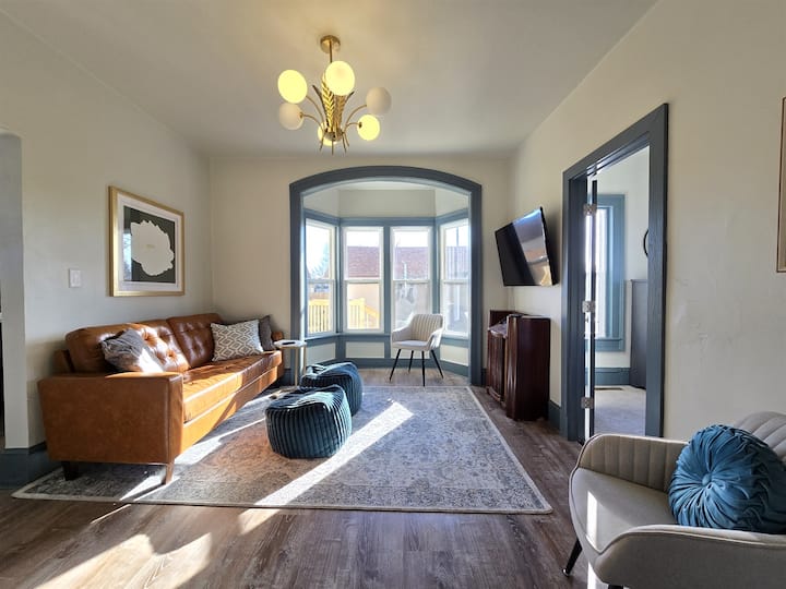 Paws & Relax: Cozy Furnished Pet-friendly Spot - アップルトン, WI