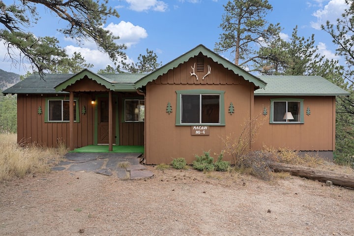 Machin's Cottage #4 - Rustic Beauty In Estes Park - Estes Park, CO